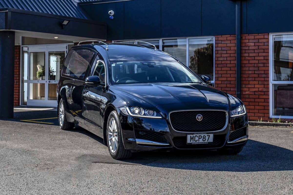 Funeral Hearse Vehicles Jaguar Holden Pontiac | Pellow & Hill